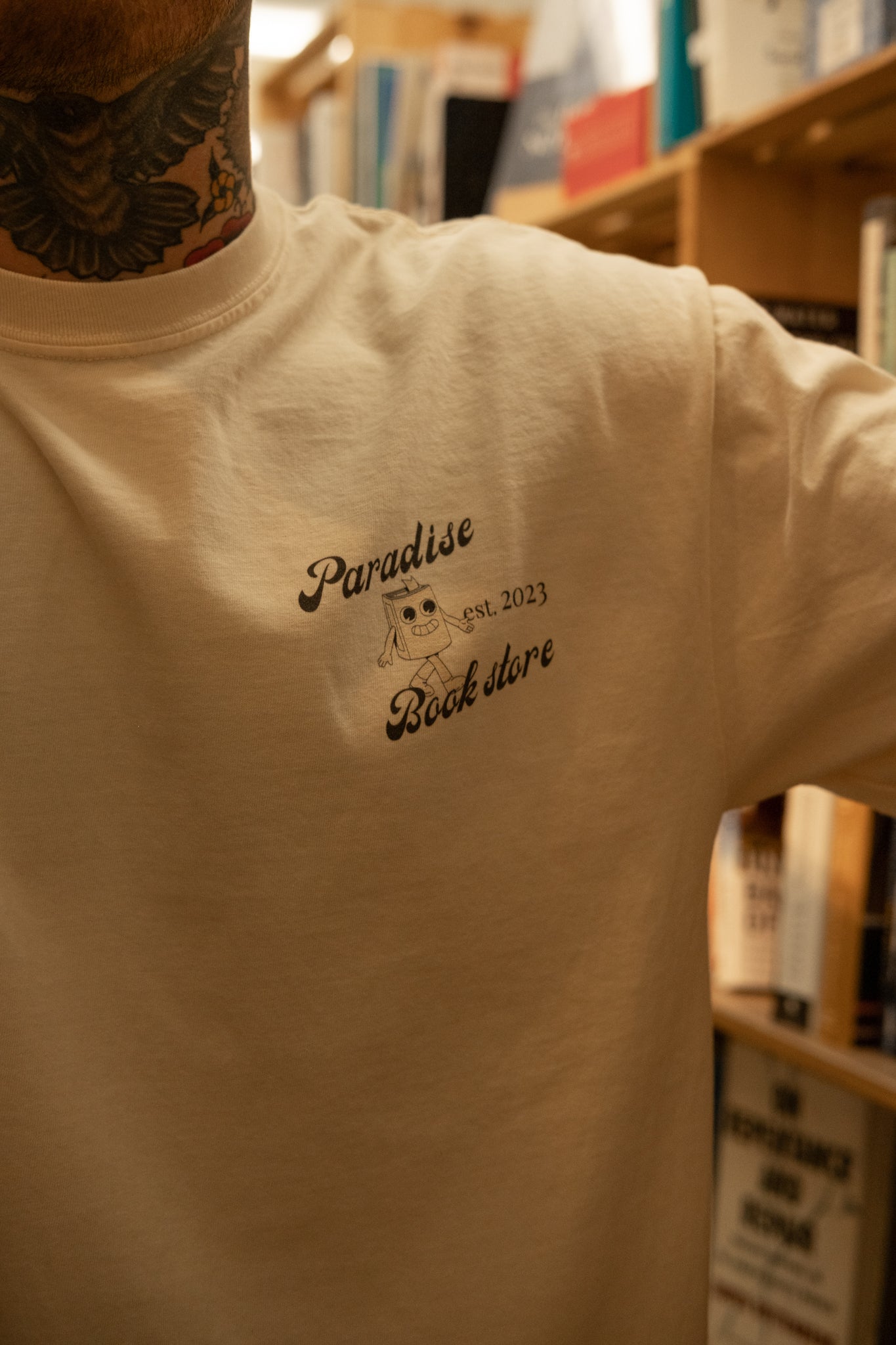 paradise book store t shirt – Raye of Happiness